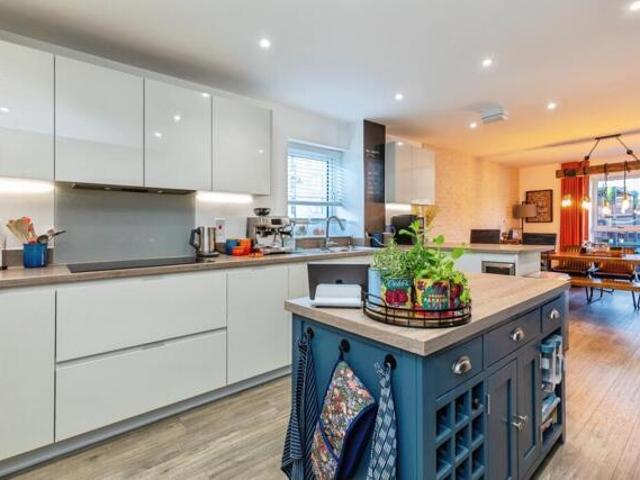For Sale 5 Bedroom House Chatham Medway DLS100426324