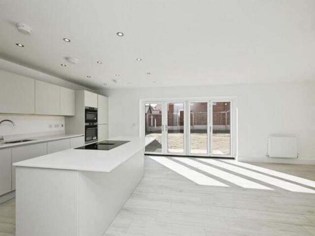 For Sale 5 Bedroom House Cheshunt Great London DS99130299