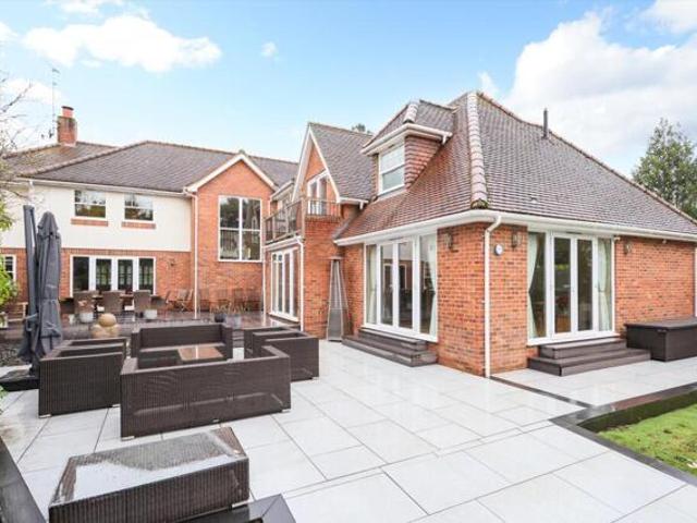 For Sale 5 Bedroom House Chessington Great London DS101351796