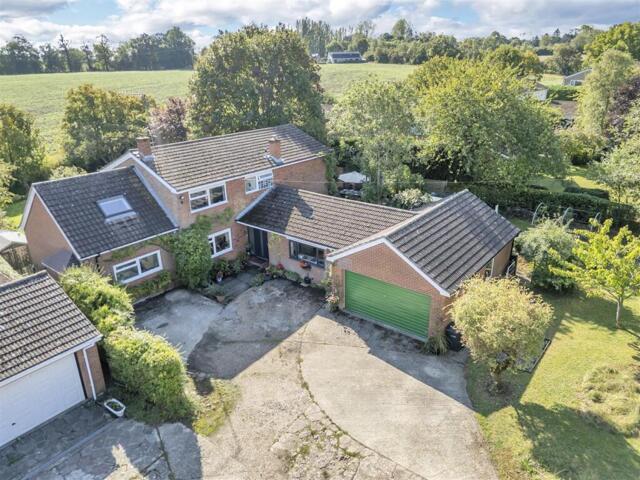For Sale 5 Bedroom House Chevington Chevington DS101231844