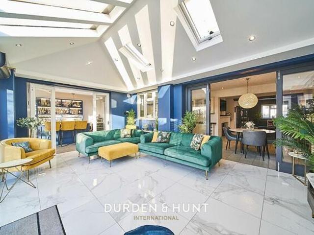 For Sale 5 Bedroom House Chigwell Essex DLS100158517