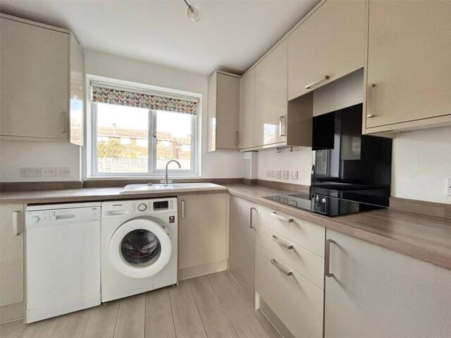 For Sale 5 Bedroom House Aldershot Surrey DLS101678604