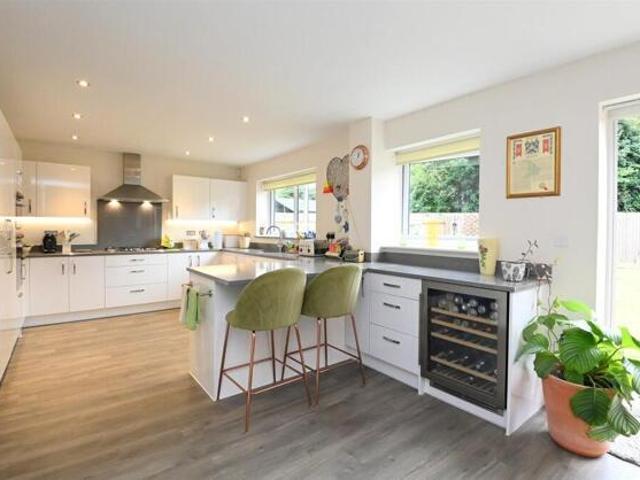For Sale 5 Bedroom House Burton On Trent Staffordshire DS100648908