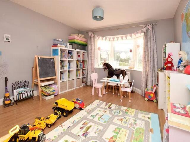 For Sale 5 Bedroom House Bushey Hertfordshire DS100917637