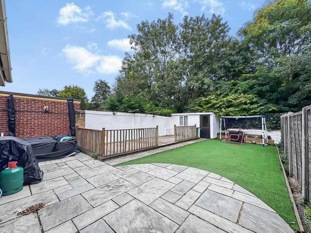 For Sale 5 Bedroom House Gloucestershire Gloucestershire DLS100263215