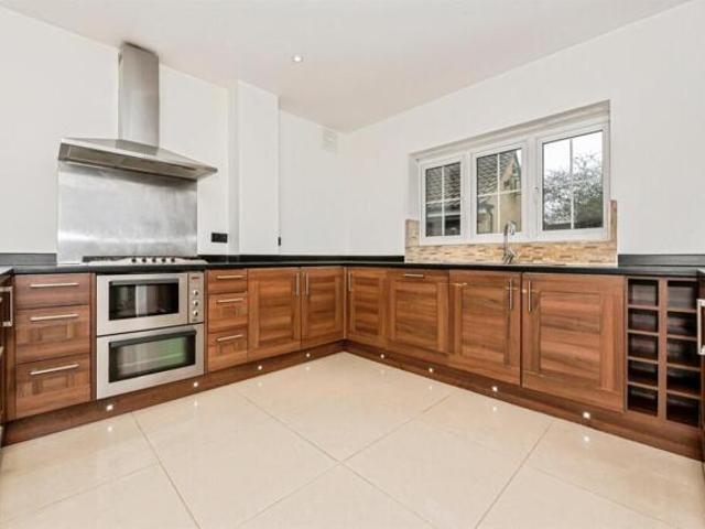 For Sale 5 Bedroom House Grays Essex DLS99290362