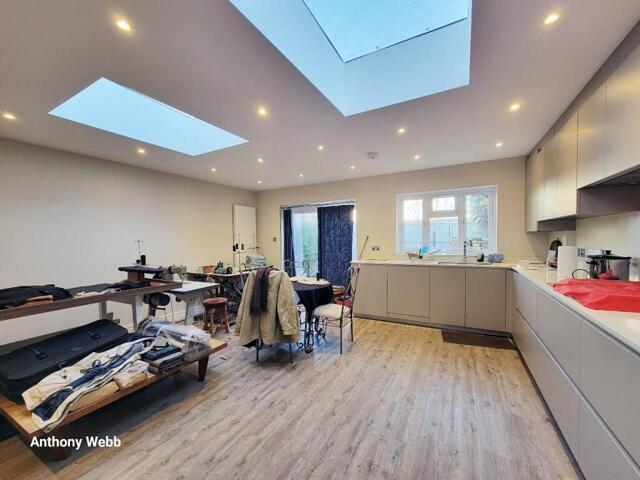 For Sale 5 Bedroom House Enfield Greater London DLS98834566