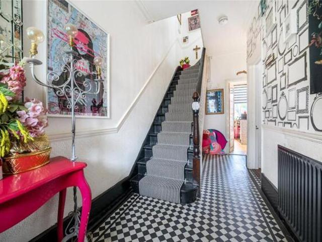 For Sale 5 Bedroom House Enfield Greater London DLS99523636