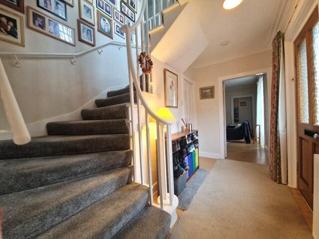 For Sale 5 Bedroom House Elgin Elgin DLS98649004