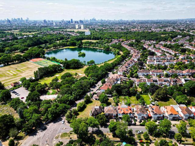 For Sale 5 Bedroom House Epping Forest Great London DS101278095