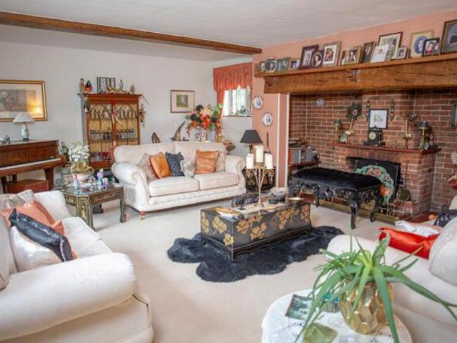 For Sale 5 Bedroom House Farnham Common Slough DLS100132283
