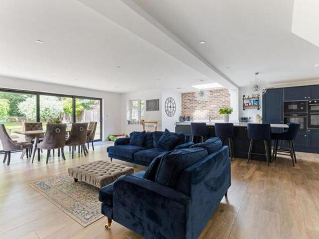 For Sale 5 Bedroom House Farnham Common Slough DLS100366133