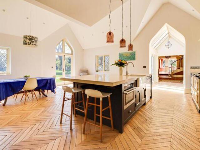 For Sale 5 Bedroom House Kensworth Central Bedfordshire DLS101777759