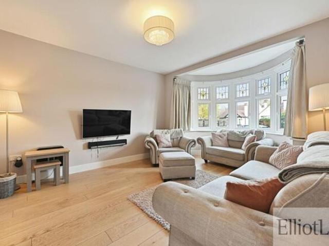 For Sale 5 Bedroom House Hillingdon Greater London DLS100426303