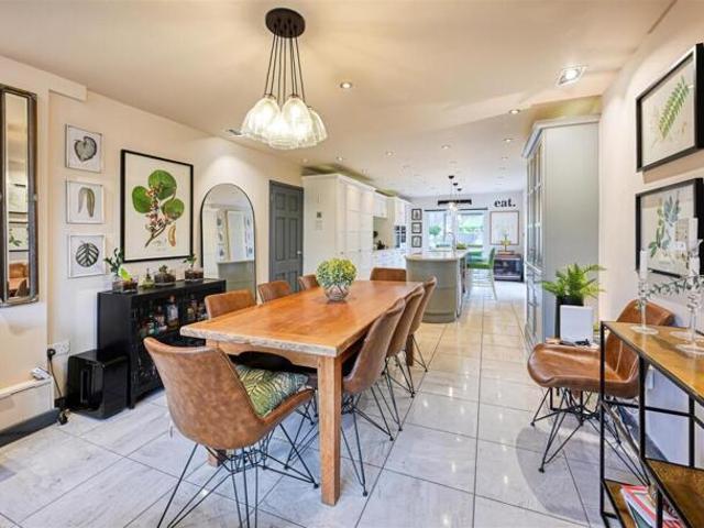 For Sale 5 Bedroom House Hilton Hilton DS100503311