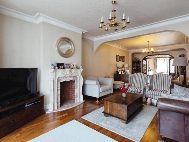 For Sale 5 Bedroom House Ilford Greater London DS101797047