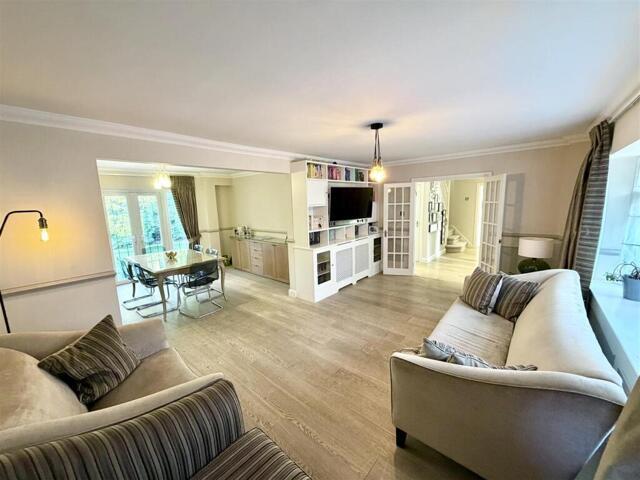 For Sale 5 Bedroom House Londres Great London DLS98903260