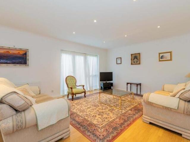 For Sale 5 Bedroom House Maidenhead Windsor And Maidenhead DLS99986194