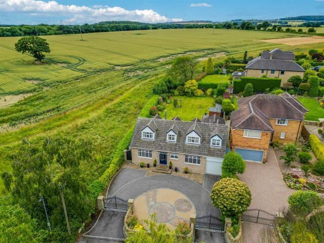 For Sale 5 Bedroom House Notton Notton DLS98648801