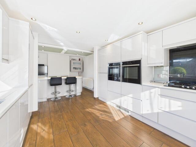 For Sale 5 Bedroom House Northampton Northamptonshire DS99162047
