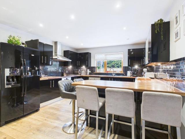 For Sale 5 Bedroom House Newtonmore Newtonmore DS98957079