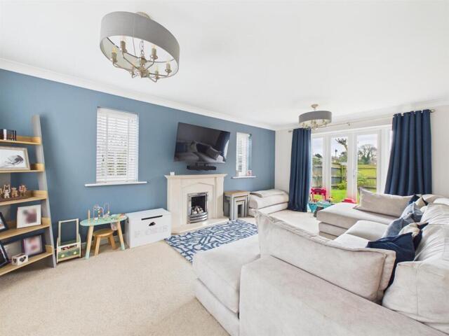 For Sale 5 Bedroom House Smalley Smalley DS101677084