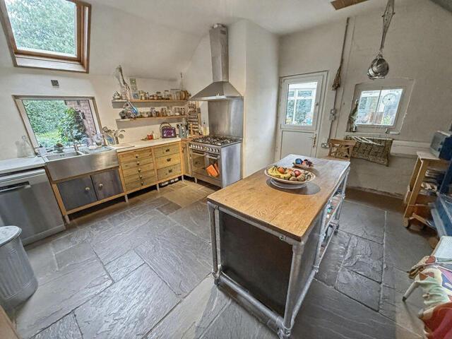 For Sale 5 Bedroom House Shrewsbury Shropshire DS100191925