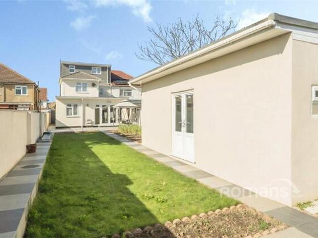 For Sale 5 Bedroom House Slough Berkshire DLS101892300