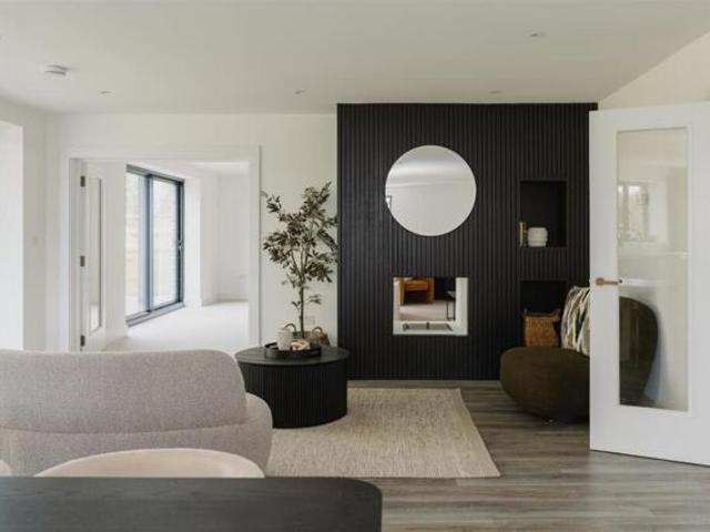 For Sale 5 Bedroom House Surrey Surrey DLS100425998