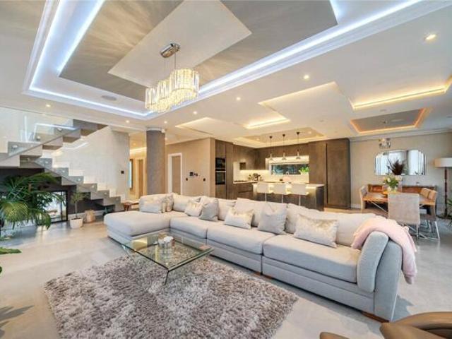 For Sale 5 Bedroom House Surrey Surrey DLS100456636