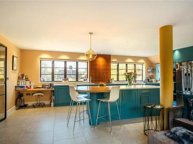 For Sale 5 Bedroom House Surrey Surrey DLS101677878