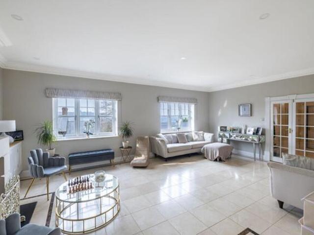 For Sale 5 Bedroom House Surrey Surrey DLS101856139