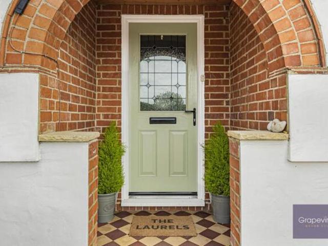 For Sale 5 Bedroom House Surrey Wokingham DS99380717