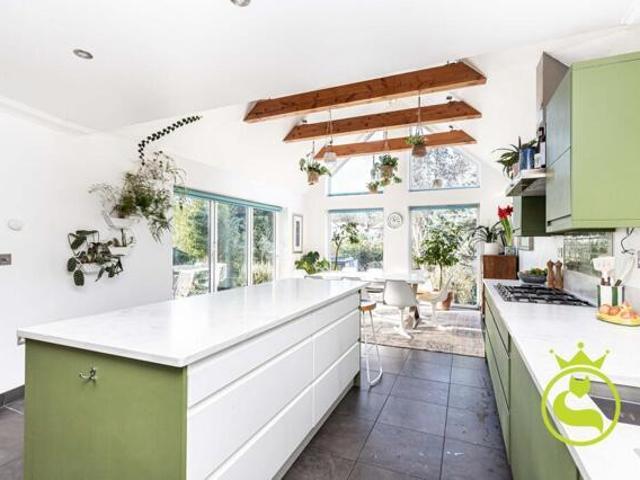 For Sale 5 Bedroom House Poole Poole DS99608312