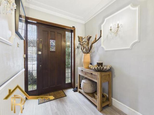 For Sale 5 Bedroom House Romford Greater London DS99523408