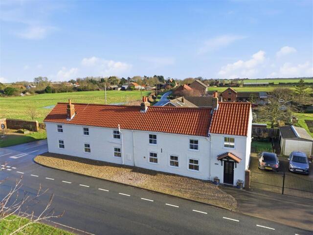 For Sale 5 Bedroom House Roos Roos DLS101352056