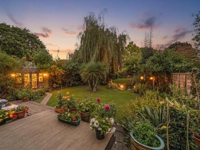For Sale 5 Bedroom House Ruislip Greater London DLS101796953
