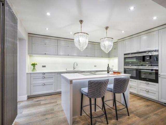 For Sale 5 Bedroom House Wokingham Wokingham DLS101025403