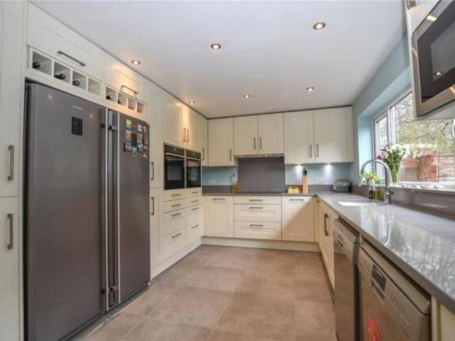 For Sale 5 Bedroom House Wokingham Wokingham DS99608221