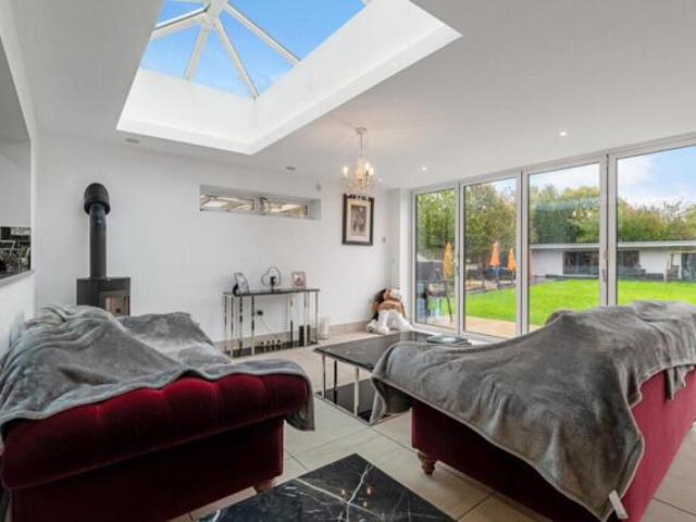 For Sale 5 Bedroom House Thorpe Surrey DS98864445