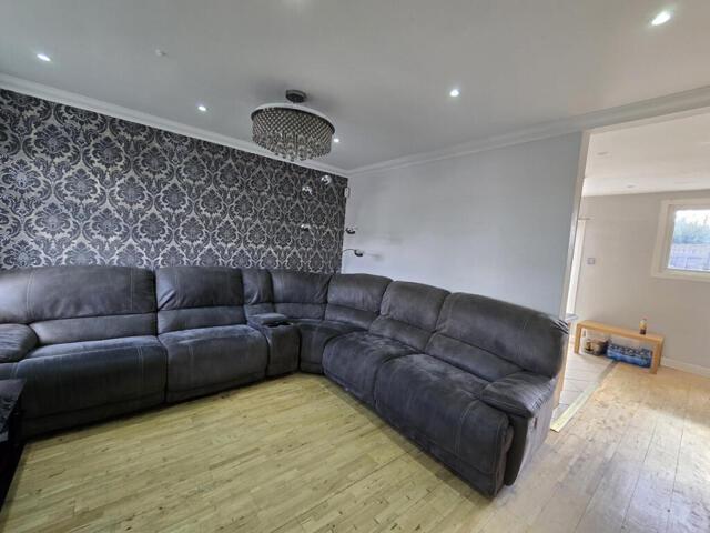 For Sale 5 Bedroom House Uxbridge Greater London DS99641691