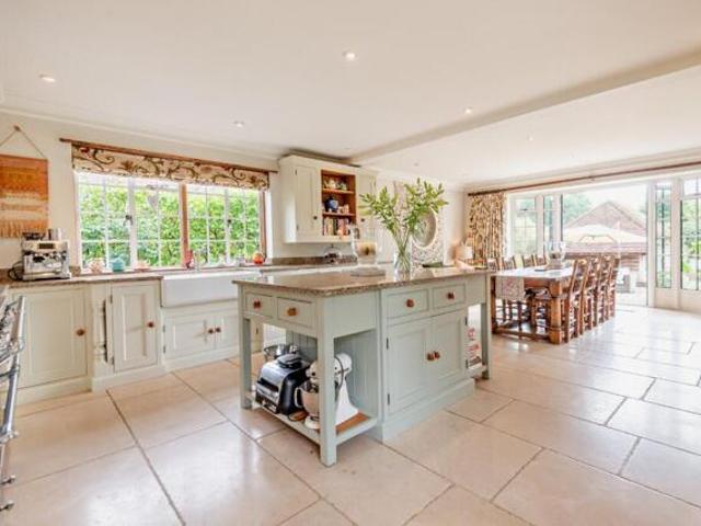 For Sale 5 Bedroom Shared Living/roommate Woking Surrey DLS99572173