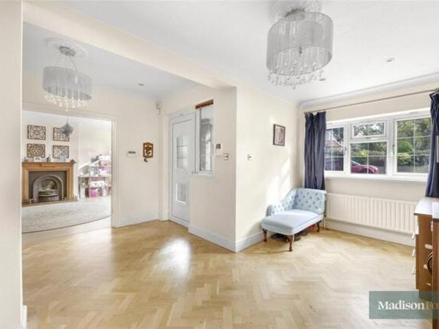 For Sale 6 Bedroom House Chigwell Essex DLS98968933