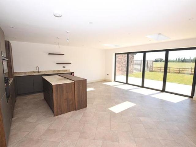 For Sale 6 Bedroom House Clyburn Close Clyburn Close DS101060039