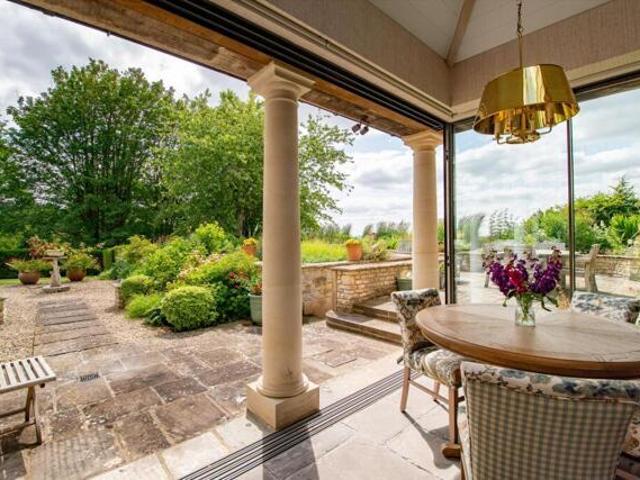For Sale 6 Bedroom House Beach Beach DS100649071