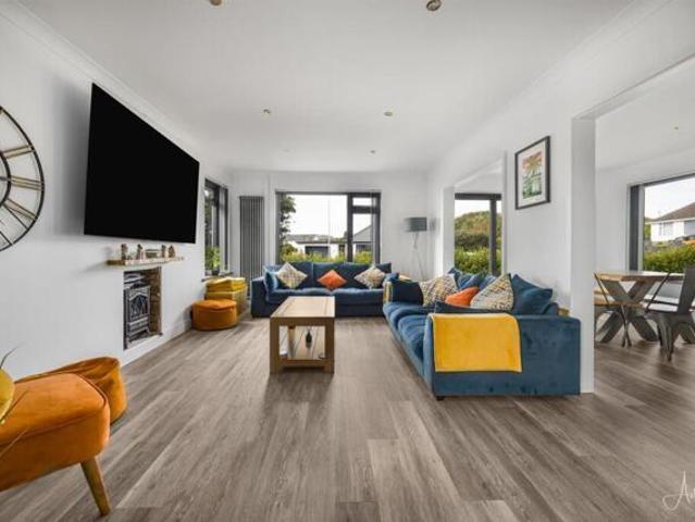 For Sale 6 Bedroom House Langland Langland DLS99290393