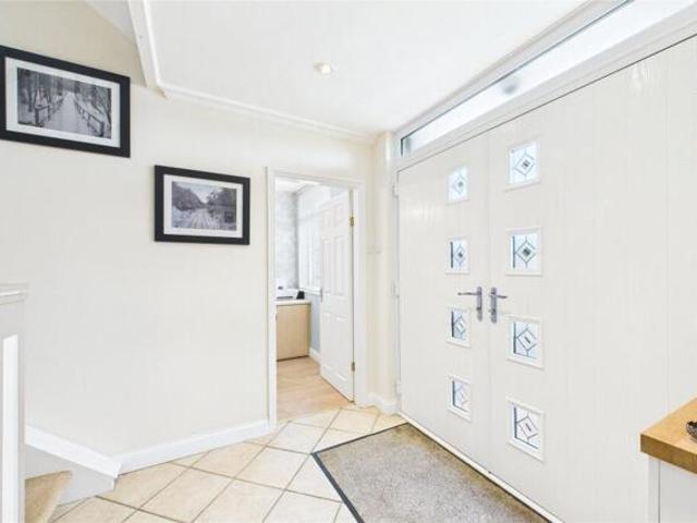 For Sale 6 Bedroom House Sandhurst Bracknell Forest DLS98834467