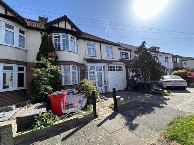 For Sale 6 Bedroom House Romford Greater London DLS101100128