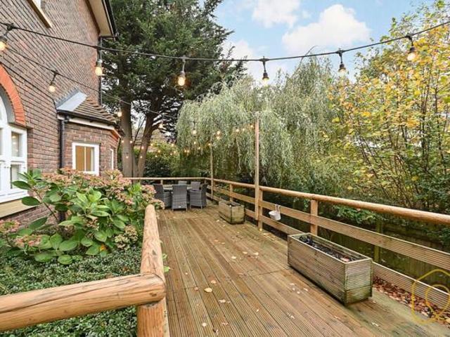 For Sale 6 Bedroom House Woodford Greater London DLS101025658