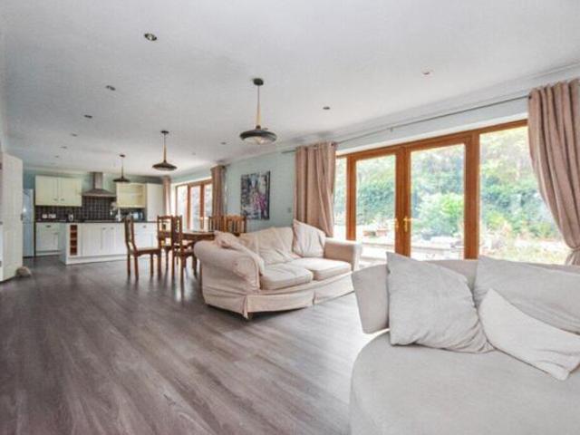 For Sale 6 Bedroom House Wakefield West Yorkshire DLS99952112